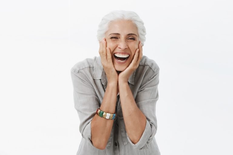 Can Dentures Offer a Natural Smile Transformation for Women? | She Owns It